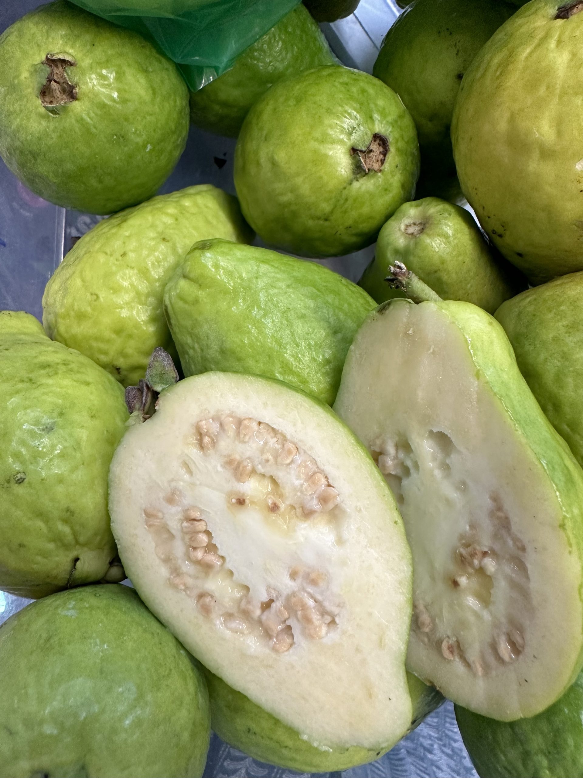 Goiaba FRESCA Branca 500g - Produtos do Brazil